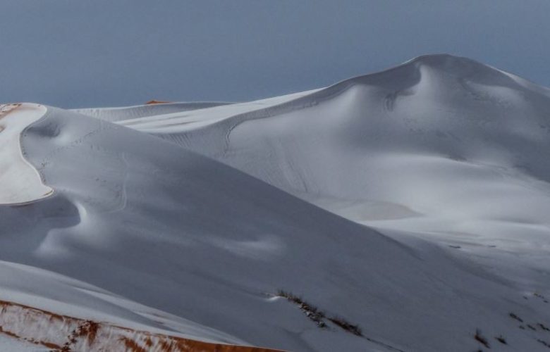 impressionnant : le Sahara algérien couvert de neige (photos ...